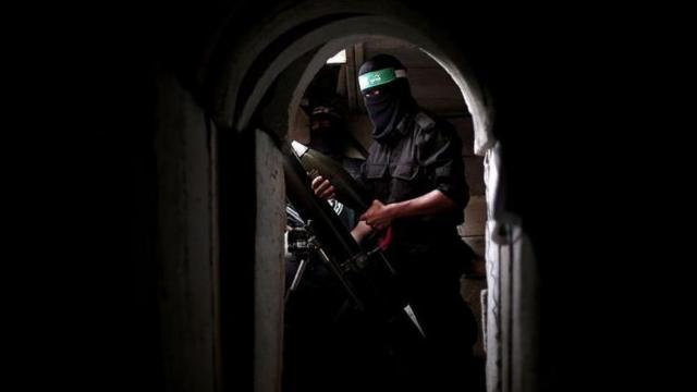 Kuna hatari gani ya kujiunga na vita katika Ukanda wa Gaza? - BBC News ...