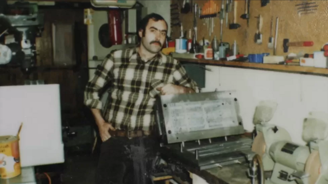 "Mon papa, l'inventeur de la pince capillaire à griffes" - BBC News Afrique