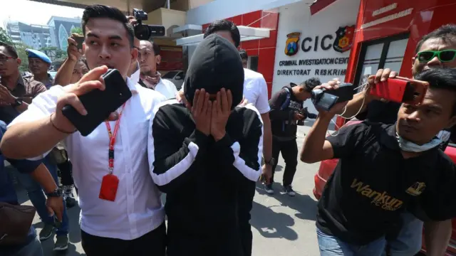 Menguak modus prostitusi online: Mulai dari pasang nomor Whatsapp hingga pakai tagar khusus ...