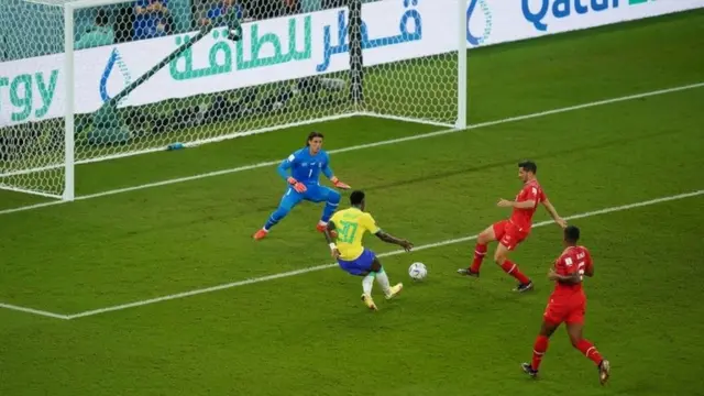 Mundial: la genial jugada de 10 pases con la que Brasil venció a Suiza ...