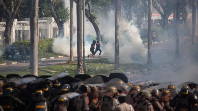 Pulau Rempang: Sebagian dari 34 demonstran penolak proyek Rempang Eco City bebas tahanan, 'Insya ...