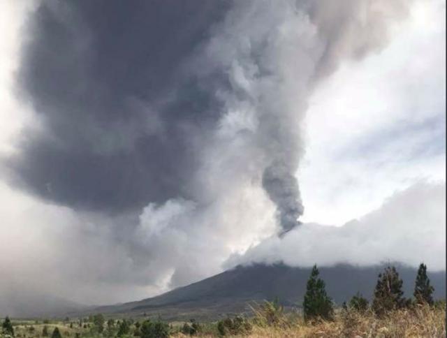 Gunung Soputan di Sulawesi Utara meletus: aliran lahar terus mengancam ...