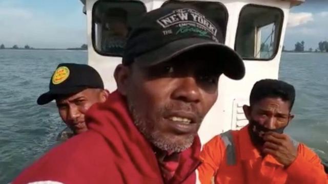 Rohingya: 94 pengungsi yang terombang-ambing di laut dibawa ke daratan Aceh 'atas dasar ...