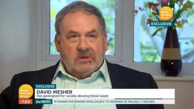 El hombre del "ataque racista" en el vuelo de Ryanair trata de ...