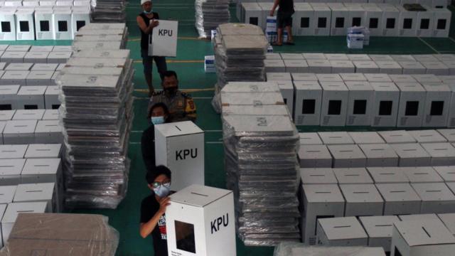 Pilkada: Puluhan istri petahana jadi calon kepala daerah, dinasti politik semakin mengakar ...