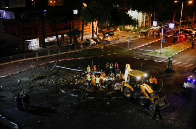 Israel-Lebanon: Serangan udara Israel hantam Gaza dan Beirut, satu tahun setelah serangan 7 ...