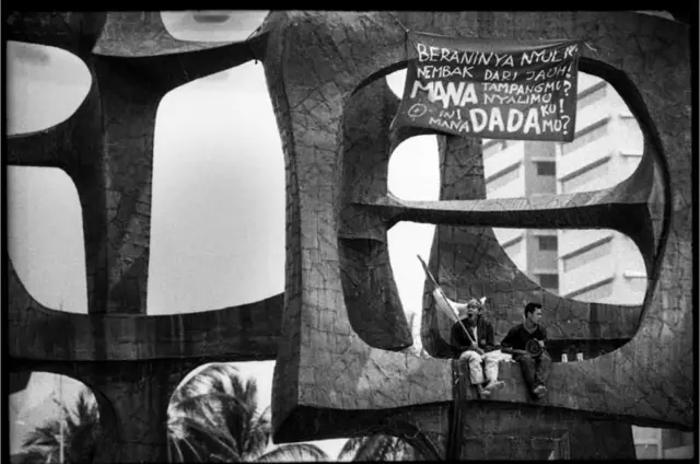 Kerusuhan Mei 1998: ‘26 tahun masalah kekerasan seksual terhadap perempuan Indonesia disangkal ...