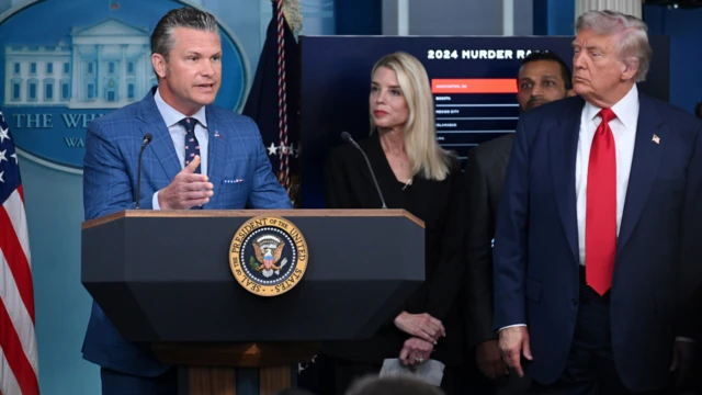 Trump takeover DC police: US president deploy National guard to takeover city police force - BBC ...