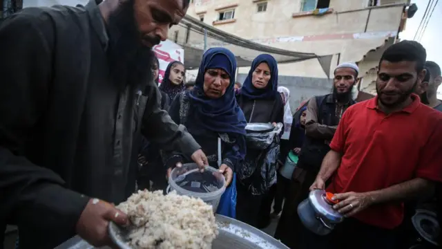Netanyahu Refah saldırısı için tarihin belirlendiğini söyledi - BBC ...