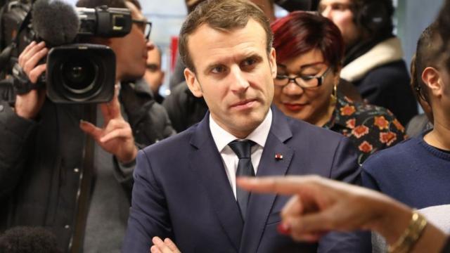 "Macron giflé" [slap]: French President 'Emmanuel Macron receive slap ...