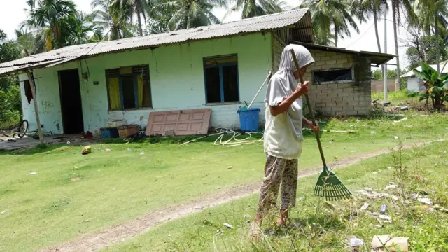 Rempang: ‘The Power of Emak-emak’ melawan relokasi - ‘Kami tak ada senjata, kami taruhan nyawa ...