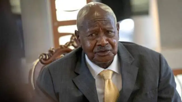 Uganda: Museveni n'umuhungu wiwe Muhoozi bitwariwe muri sentare ...