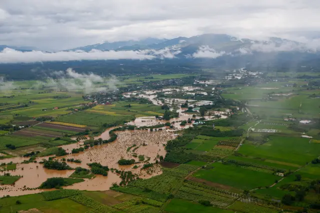 เทียบข้อมูลน้ำท่วม 2554 กับ 2565 หลังรัฐยืนยันไม่ซ้ำรอย - BBC News ไทย