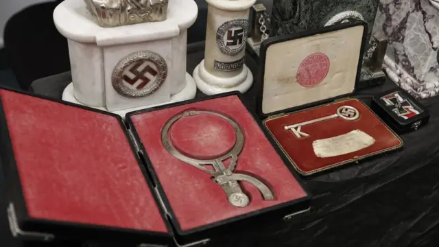 Descubren detrás de un muro el mayor tesoro de artefactos nazis jamás ...