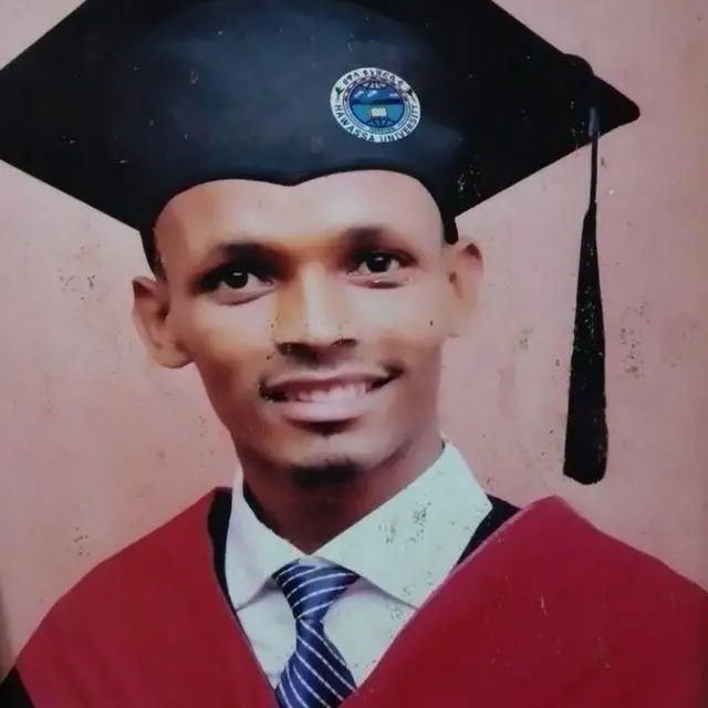 Doktorri cidhasaanii adda kutuun haadha ulfaa deesisan leellifaman ...