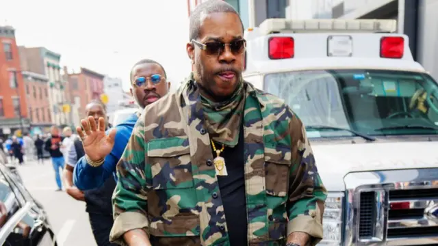 DMX casket: Pictures from Earl "DMX" Simmons memorial service - BBC ...