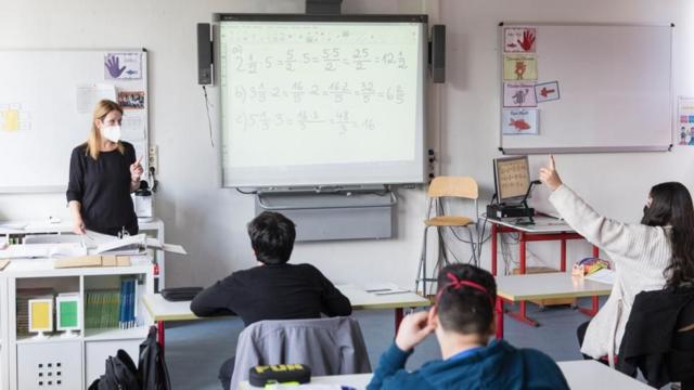 Pourquoi être "mauvais" en maths est un mythe? - BBC News Afrique