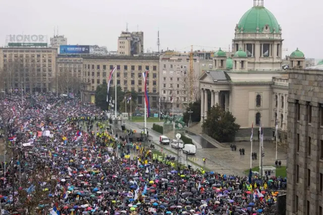 Demonstranti preplavili Beograd na jednom od najvećih protesta ...