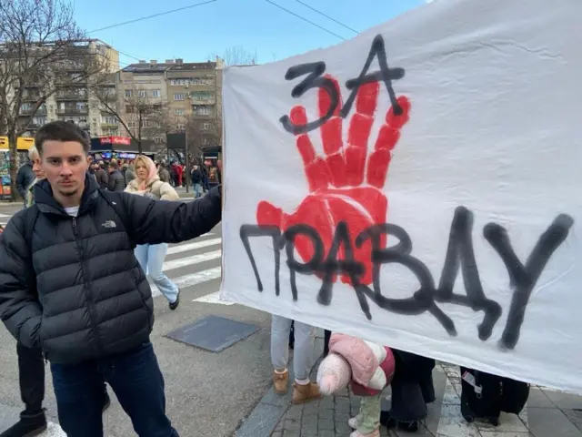 Protesti u Srbiji: Stala Slavija u Beogradu, blokada i u Nišu - BBC ...