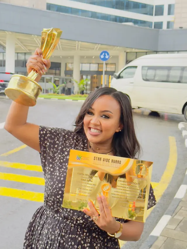 Isheen eenyu 38: Dubartii Feesbuukiidhaan hedduudhaaf buddeena baasuuf sababa taate - BBC News ...