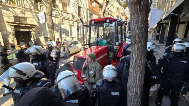 Protesti u Srbiji: Stala Slavija u Beogradu, blokada i u Nišu - BBC ...