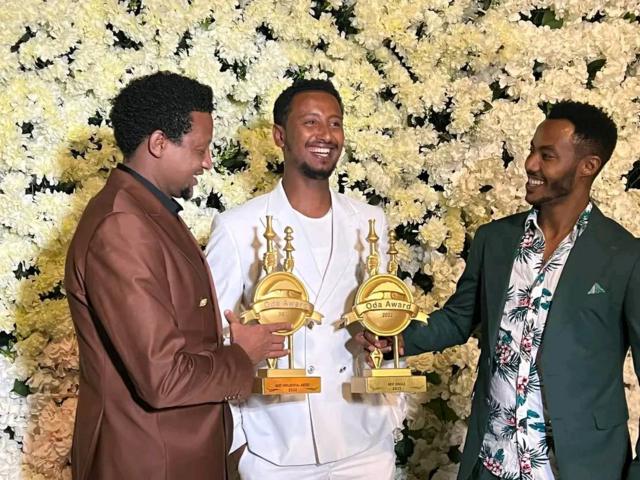 Oda Award Muuziqaa 500 olii fi fiilmii torba waldorgomsiisee, ogeessota 22 badhaase - BBC News ...