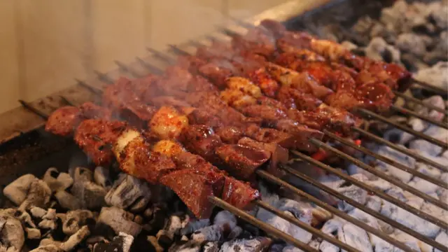 Ciğer kebabı Diyarbakır'ın mı, Şanlıurfa'nın mı? - BBC News Türkçe