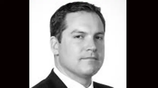 El inversionista detenido por supuestamente empujar a una mujer frente ...