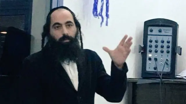 İsrail'in Petah Tikva şehrinde bir haham bıçaklanarak öldürüldü - BBC ...