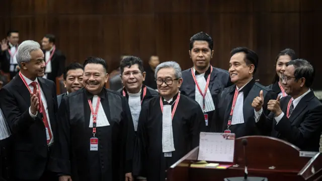 Sidang perdana sengketa pilpres: 'Ada kecurangan', Anies dan Ganjar minta MK batalkan hasil ...