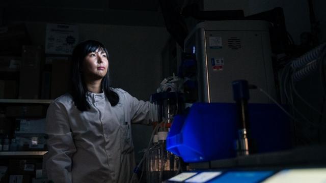 Vaksin Covid: Ilmuwan Indonesia, Carina Joe, di balik tim Oxford ...