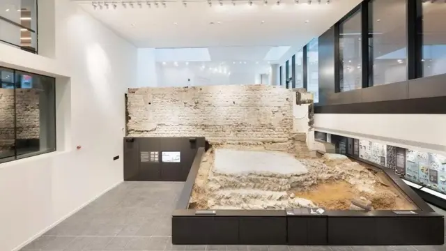 Sejarah: Tembok Romawi di London akhirnya dipamerkan setelah 40 tahun ...