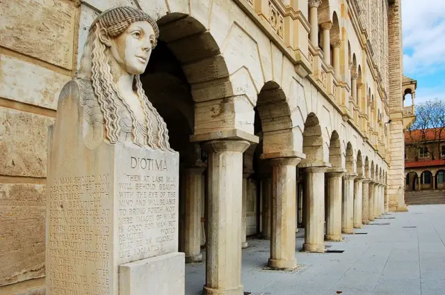 Diotima, la "maestra en el amor" de Sócrates", y otras 3 grandes ...