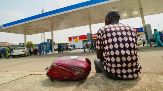 Fuel price in Nigeria: Nigeria Goment don increase pump price of petrol? - BBC News Pidgin