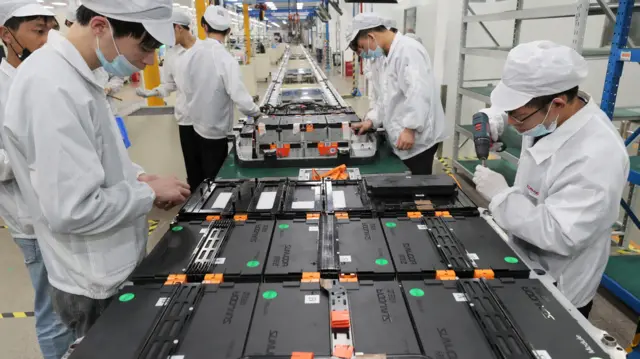 Tiraamp osoo US albuuda akka Litiyeemii qabduu Yukireenirraa maaliif ...