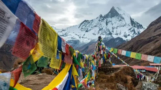 Machhapuchhare, puncak perawan nan 'sakral' di pegunungan Himalaya ...