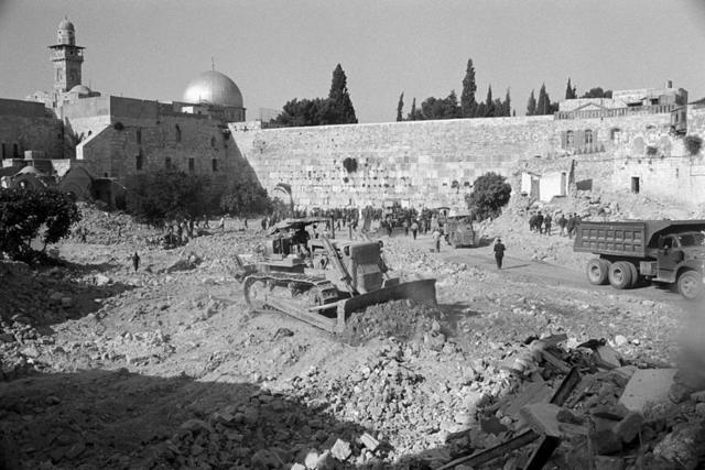 Por que palestinos seguram chaves na 'Nakba', quando lamentam ...