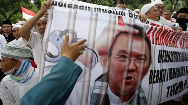 Lima hal yang perlu diketahui soal demonstrasi 'tangkap Ahok' 4 November - BBC News Indonesia