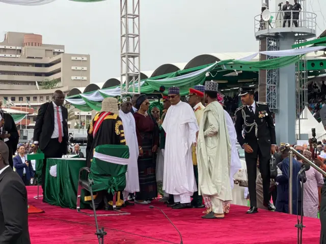 An rantsar da Tinubu a matsayin sabon shugaban Najeriya - BBC News Hausa