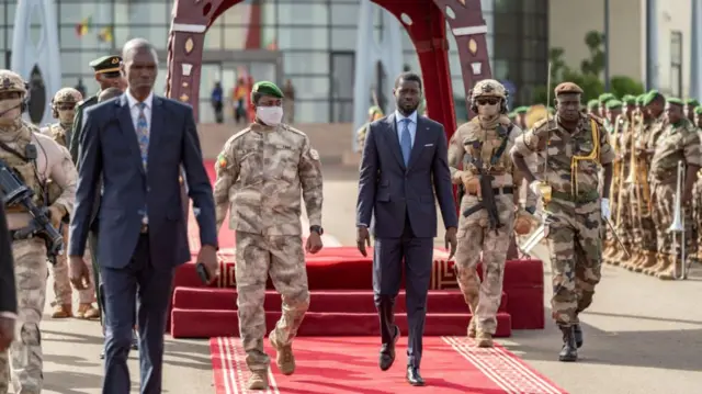 Sénégal Que Retenir Des 100 Premiers Jours Du Président Bassirou