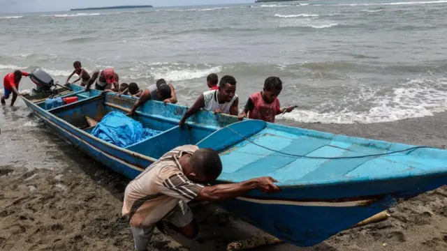 Papua: Pemerintah klaim kemiskinan ekstrem 0% akhir 2024, di Papua bertahan hidup ‘harus ...