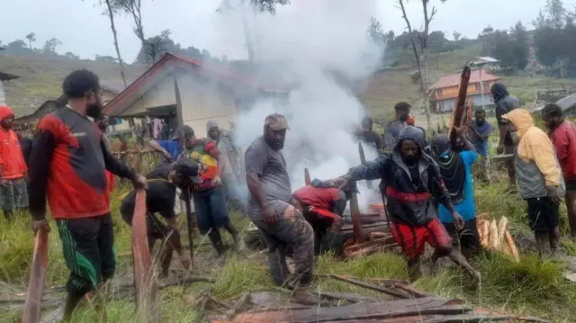 Papua: Menelusuri kasus penyiksaan warga sipil oleh prajurit TNI di Puncak, Papua – 'Kami bebas ...