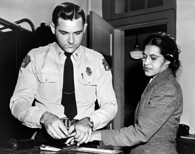 Rosa Parks : symbole de la lutte contre la ségrégation raciale en ...