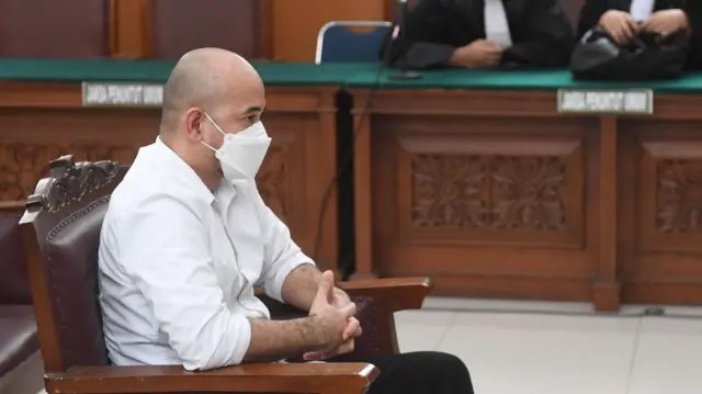 Anak buah Ferdy Sambo, Hendra Kurniawan divonis tiga tahun penjara terbukti halangi penyidikan ...