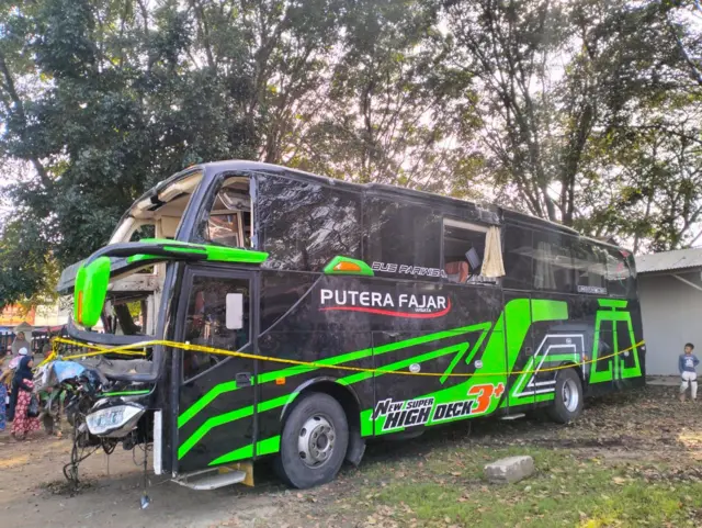 Kecelakaan bus Subang: Sopir bus maut ditetapkan tersangka – Mengapa pengemudi 'selalu menjadi ...