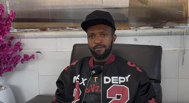 Odira Nwobu na-akwado ịkwaba n'ụlọ ọhụrụ ya n'ọnwa Disemba - Arthur Scott, enyi ya - BBC News Ìgbò