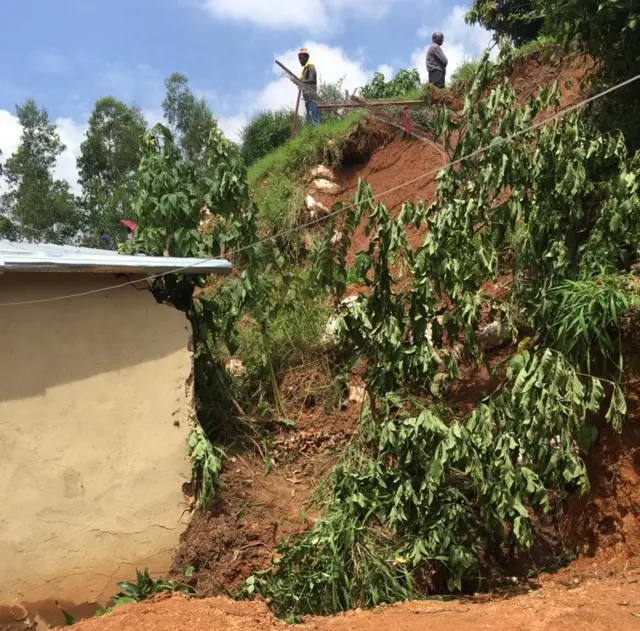 Rwanda: Mu mvura yaraye iguye hapfuye 'abantu 16', benshi bari mu nzu ...