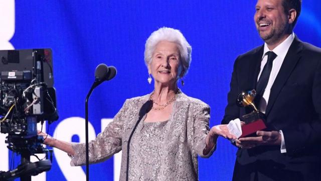 Quién es Ángela Álvarez, la cantante cubana de 95 años que ganó el ...
