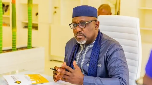 Rochas Okorocha: 'EFCC push my mama down wen dem break enta our house ...