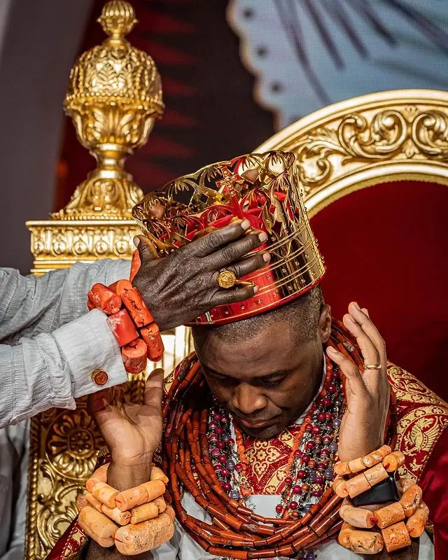 King Charles: Coronation rites and photos from around di world - BBC ...